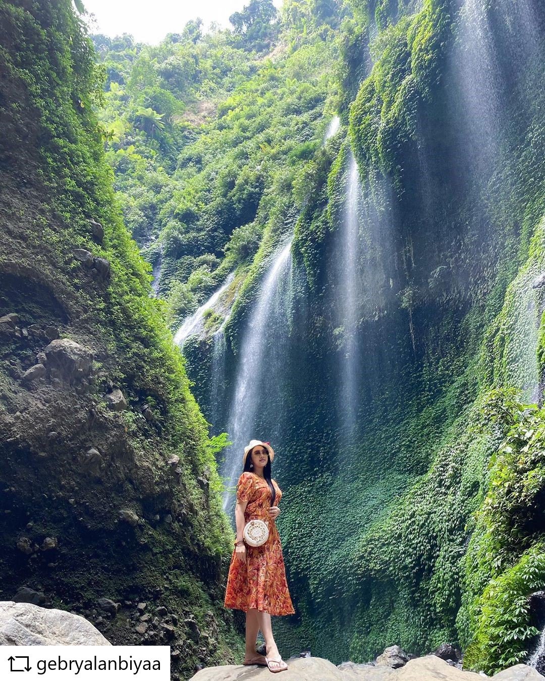 Spot foto Instagenik Yang Memukau | Air Terjun Madakaripura Probolinggo